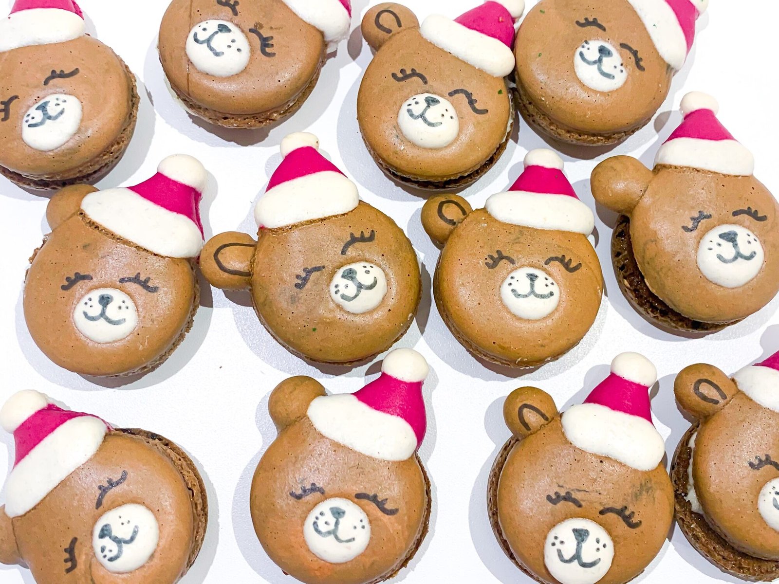 Bear-Shaped Macarons With Santa Hats For Christmas - Baking with Belli