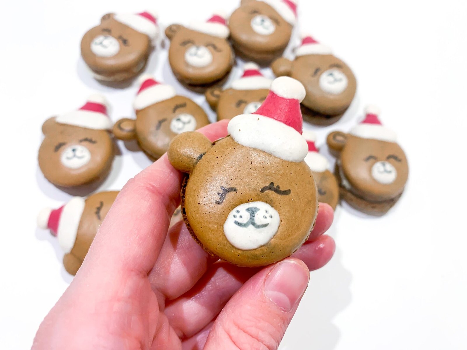 Bear-Shaped Macarons With Santa Hats For Christmas - Baking with Belli